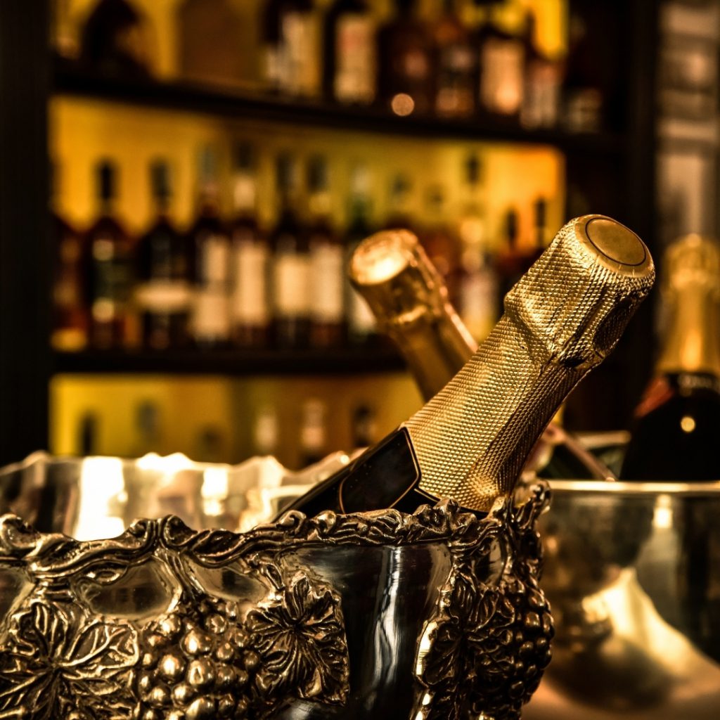 LE CLUB 38 - Bar à champagne - Hôtesses
